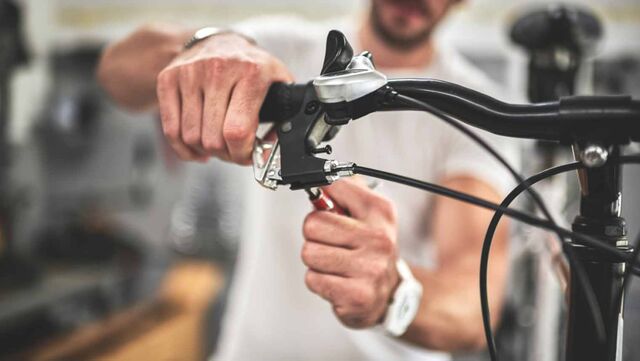 Handremmen afstellen en remblokjes vervangen | ANWB