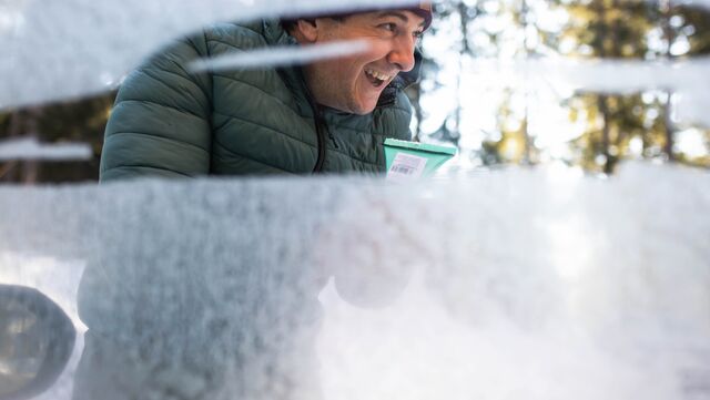 Snel je autoruit ontdooien: 6 tips | ANWB