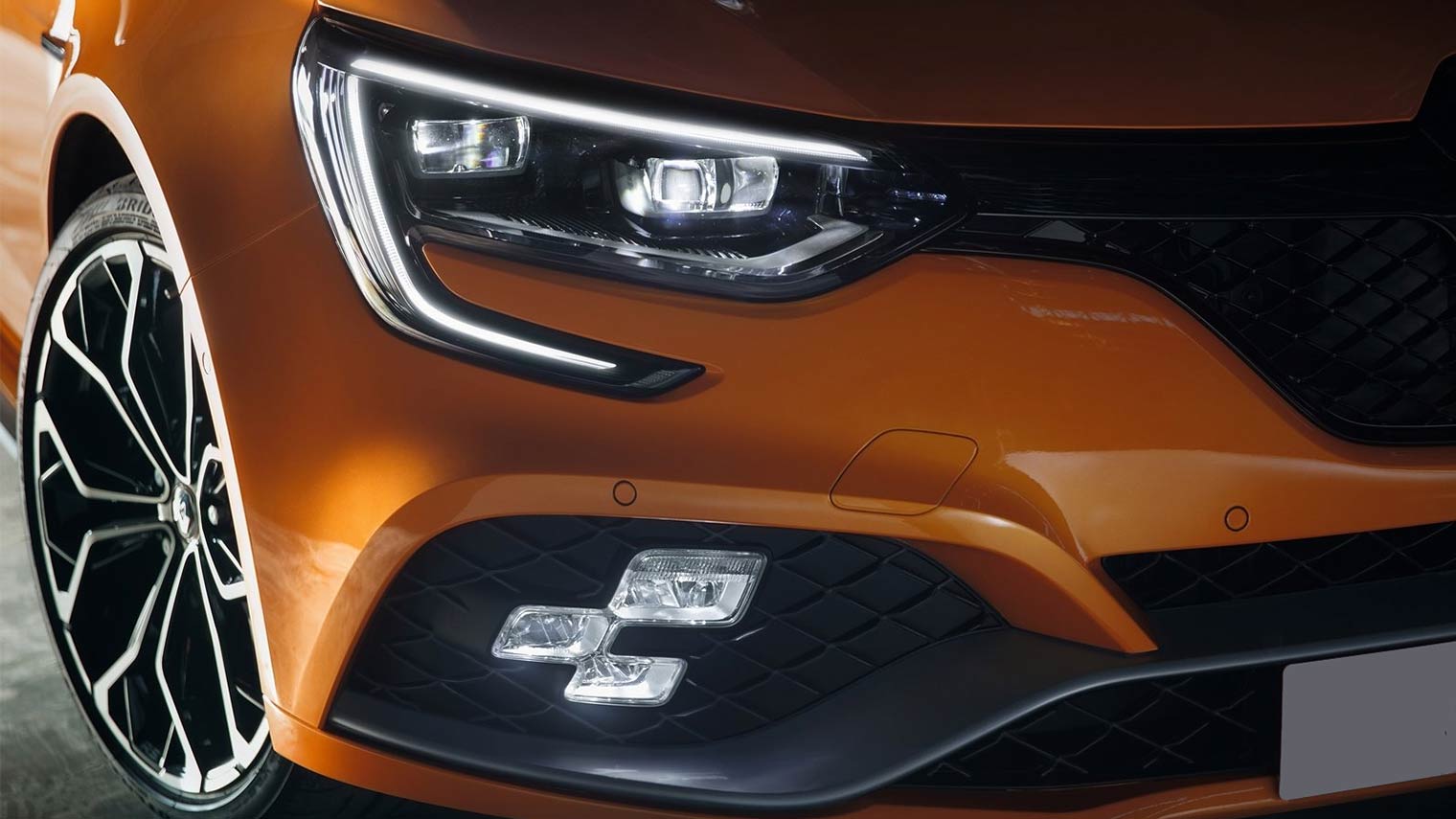 Dimlicht, stadslicht, grootlicht en mistlicht: zo zit het. Alles over ...