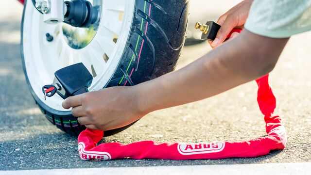 Welk slot is nodig voor mijn bromfiets | ANWB