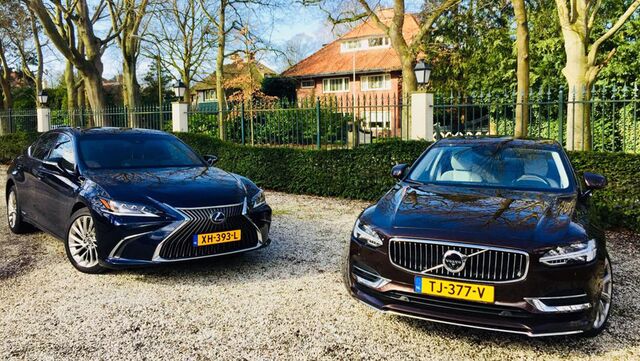 Dubbeltest Lexus ES 300h vs. Volvo S90 Twin Engine - ANWB