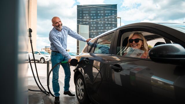 Check de actuele benzineprijs | ANWB