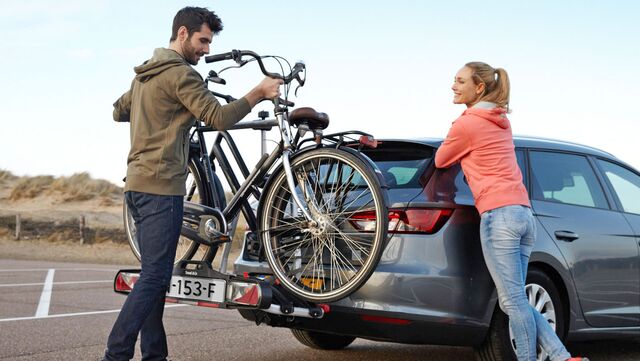 Is mijn fiets achterop de auto verzekerd? | ANWB Fietsverzekering