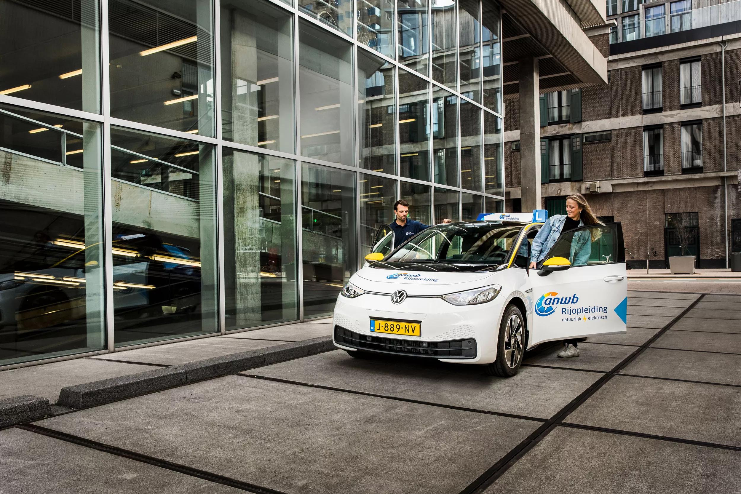 Rijinstructeur worden bij ANWB Rijopleiding?